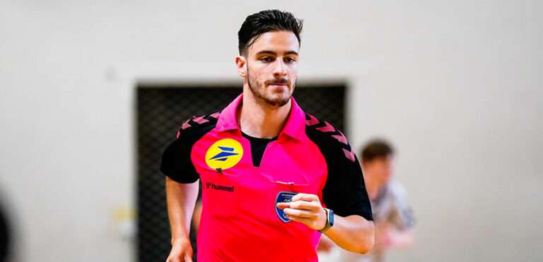 Devenir un arbitre de handball compétent : Le guide complet
